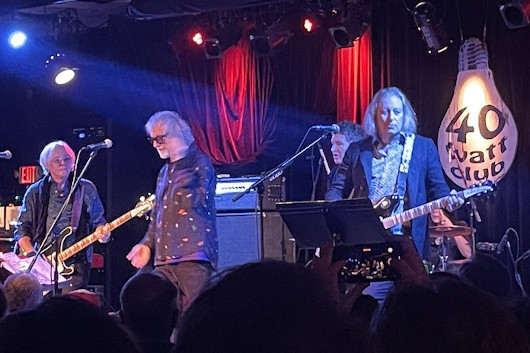 R.E.M. デビューEP「Chronic Town」40周年記念、トリビュート・コンサート開催 | NEWS | MUSIC LIFE CLUB