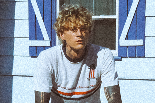 mgk、3年ぶりの新作『lost americana』が発売に。収録曲「outlaw overture」MV公開、米人気TV番組でのライヴ映像も公開！ | NEWS | MUSIC LIFE CLUB